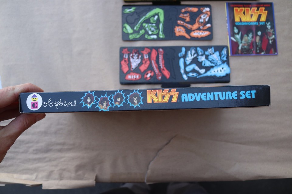 VINTAGE 1979 KISS AUCION COLORFORMS TOY SET COMPLETE w/ BOX ALMOST ...