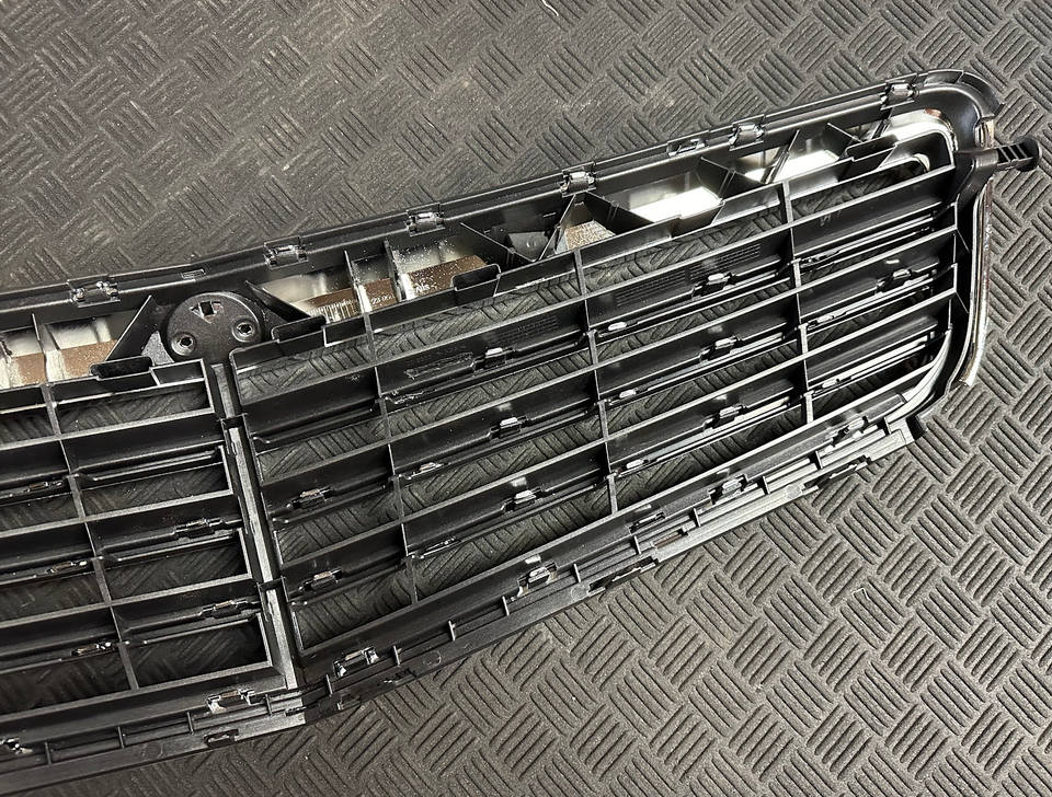 Ziegler Front Radiator Grille - #204-880-14-83 - Fits Mercedes C Class ...