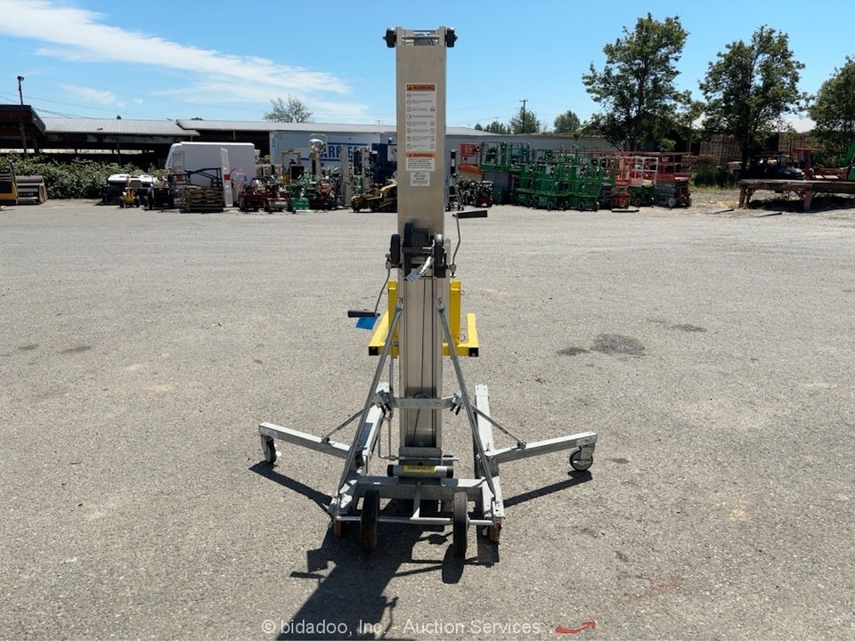 2017 Sumner 2118 18' Portable Material Lift Hoist 650 lbs Capacity ...