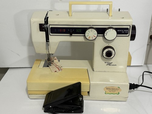 RICCAR RM 540 SUPER STRETCH SEWING MACHINE W/ ATTACHMENTS TESTED ...