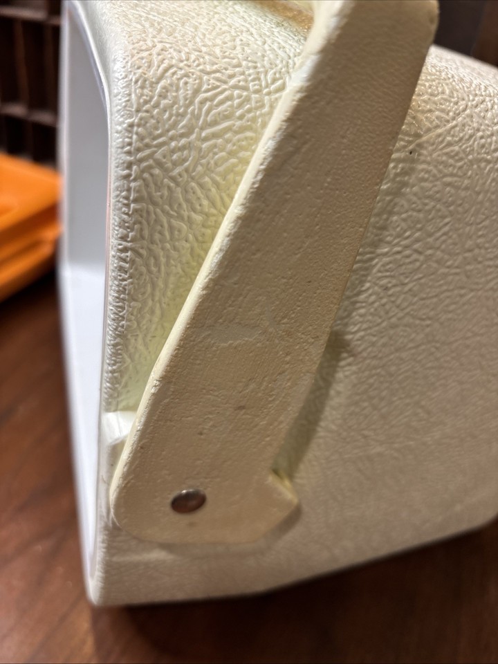 Lil Oscar Coleman Personal 8 Cooler Orange White 5272 Ice Chest Camping ...