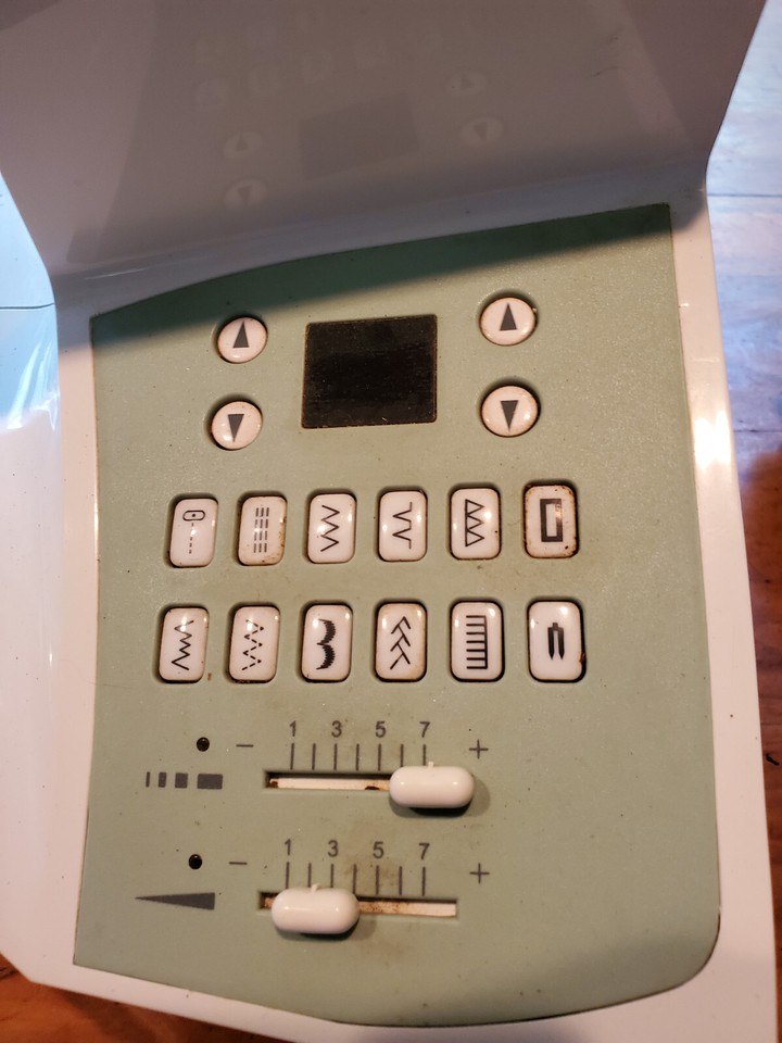 Singer CE-250 Computerized Sewing Machine | eBay