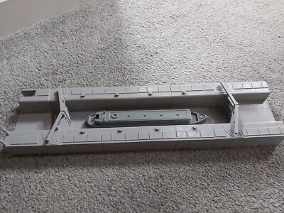 OO Gauge Model Railway Canal Lock Scenery Kit Modular Lock Gates ...