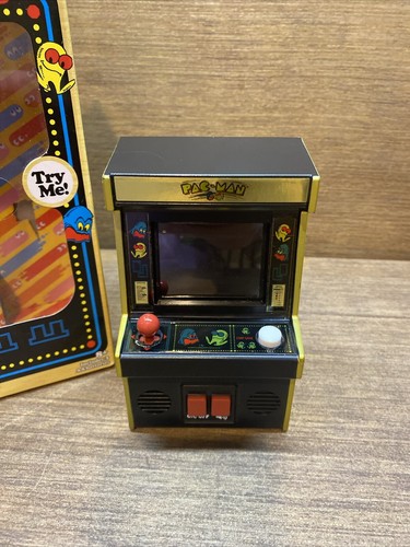 Pac-Man Basic Fun Arcade Classics 40th Anniversary Gold Edition ...