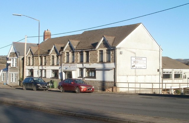 Photo 6x4 Pontllanfraith Ex Servicemen's Club and Institute Located on ...