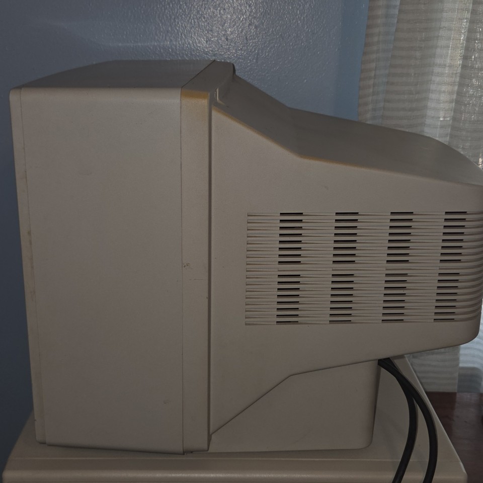 Tandy CM-11 RGB High Resolution Color Monitor (1989) – Vintage Computer ...