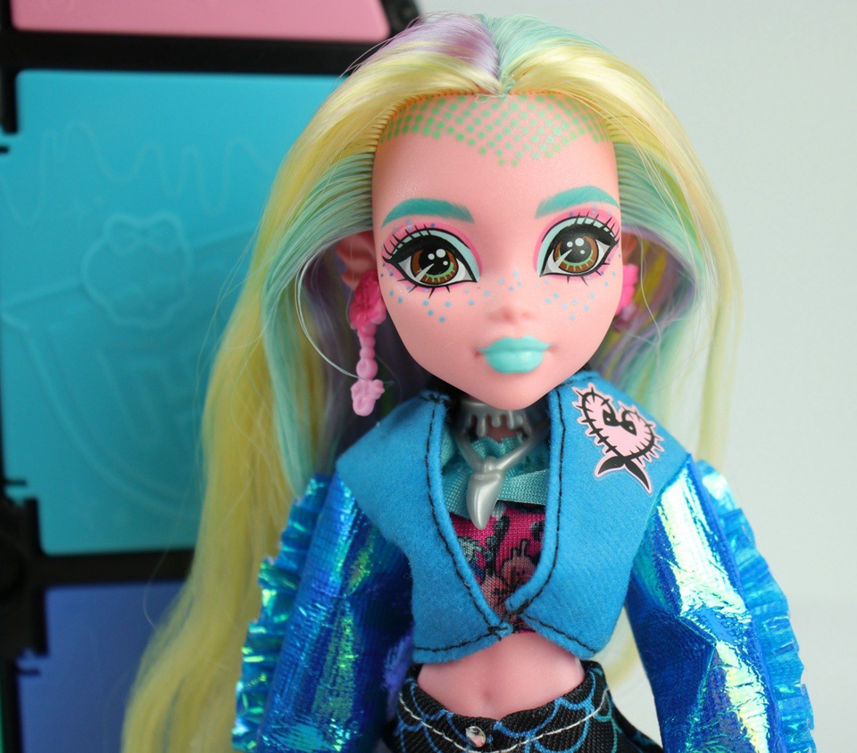 Monster High Lagoona Blue Skulltimates Secrets Doll & Locker Not ...