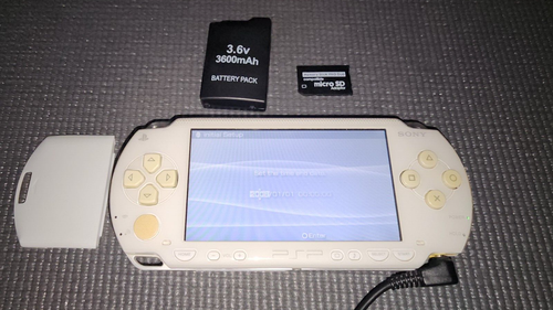Sony PlayStation Portable PSP-1001 w/ battery and SD - White - Read ...