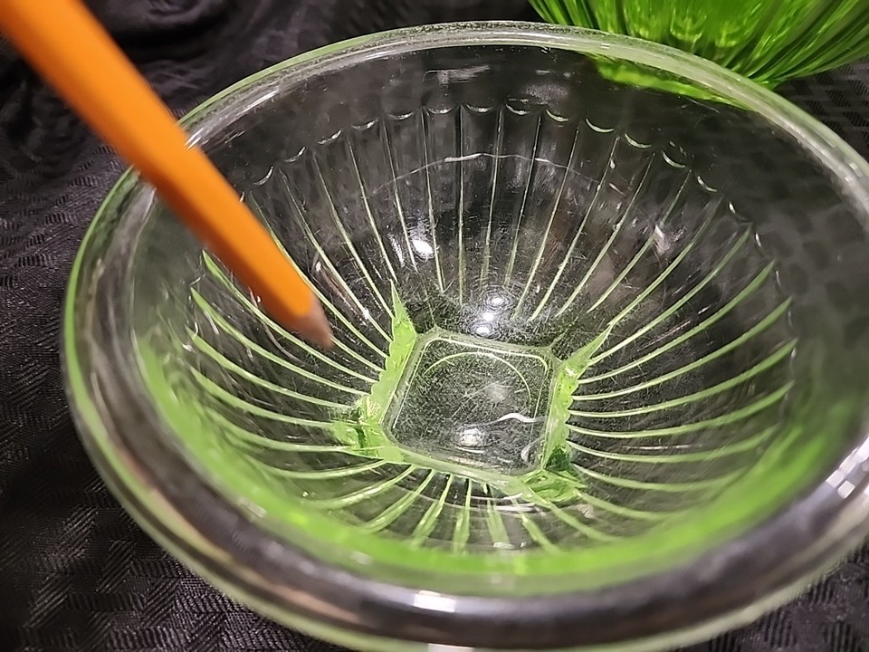 Set Of Hazel Atlas 5 Uranium Glass Nesting Bowls Ribbed Pillar Glows | eBay