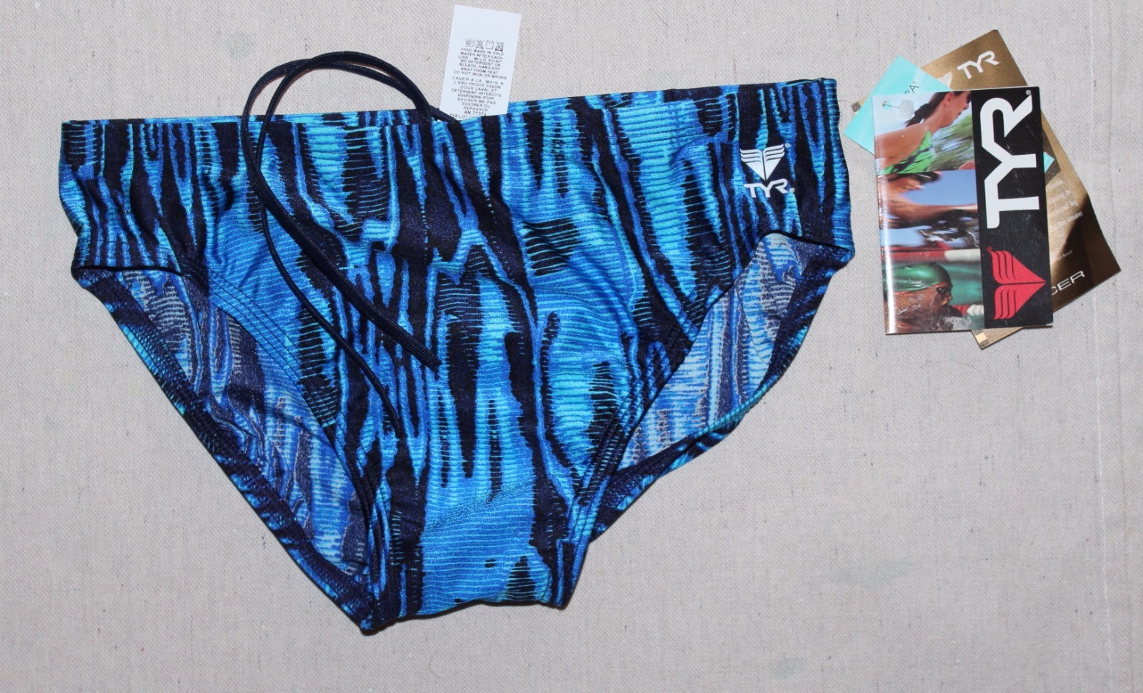 NEW TYR Sz 32 M Men's FUNKY BLUE MODERNIST RACY Swim Briefs Bikini ...
