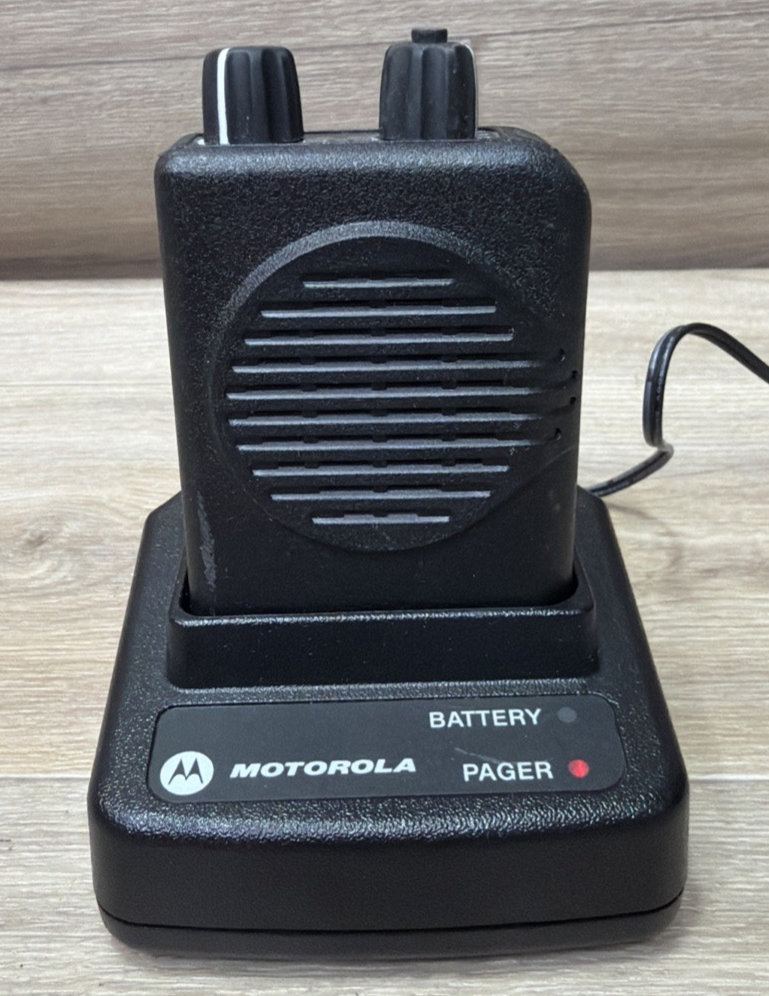 MOTOROLA MINITOR V (5) PAGER - VHF w/ CHARGER RLN5703C | eBay