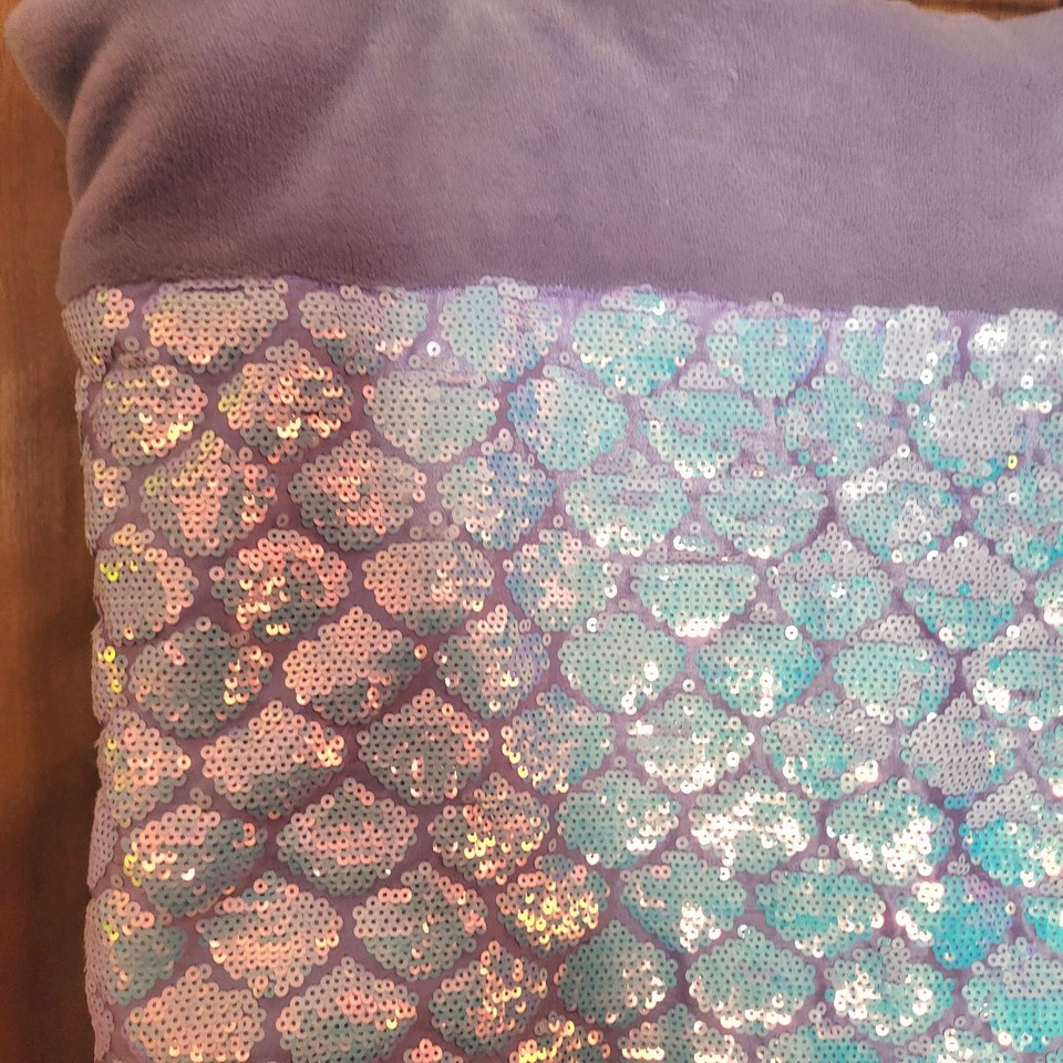 Cynthia Rowley Iridescent Silver Purple Sequin Mermaid Tail Blanket 52 ...