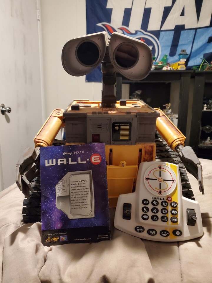 Disney Pixar Thinkway Ultimate WALL•E Remote Robot | eBay