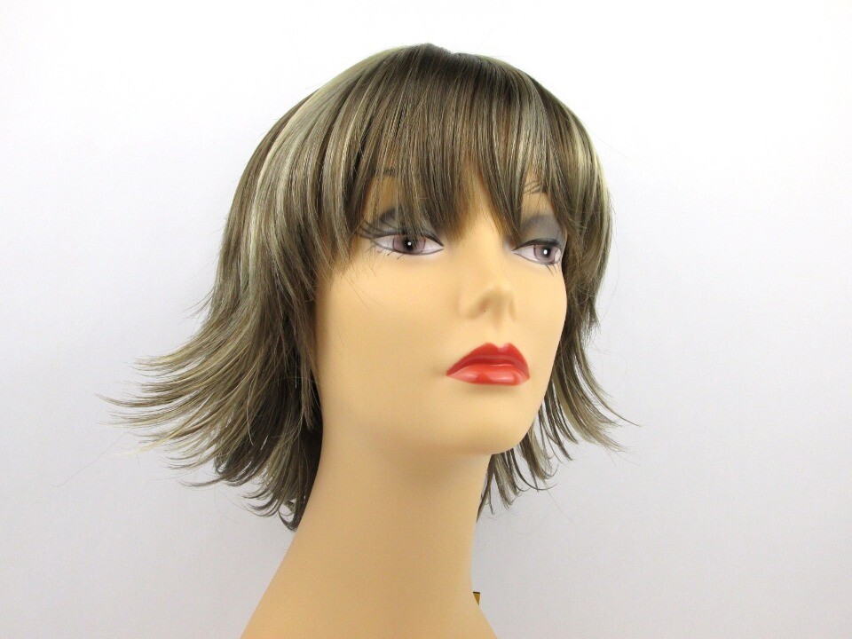 WOMENS LADY SHORT STRAIGHT HAIR FLIPPY STYLE WIG W/ BANGS BREEZY FLIP ...