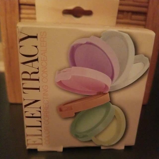 Ellen Tracy Stacked Color Correcting Concealer 5 Shade Set for sale ...