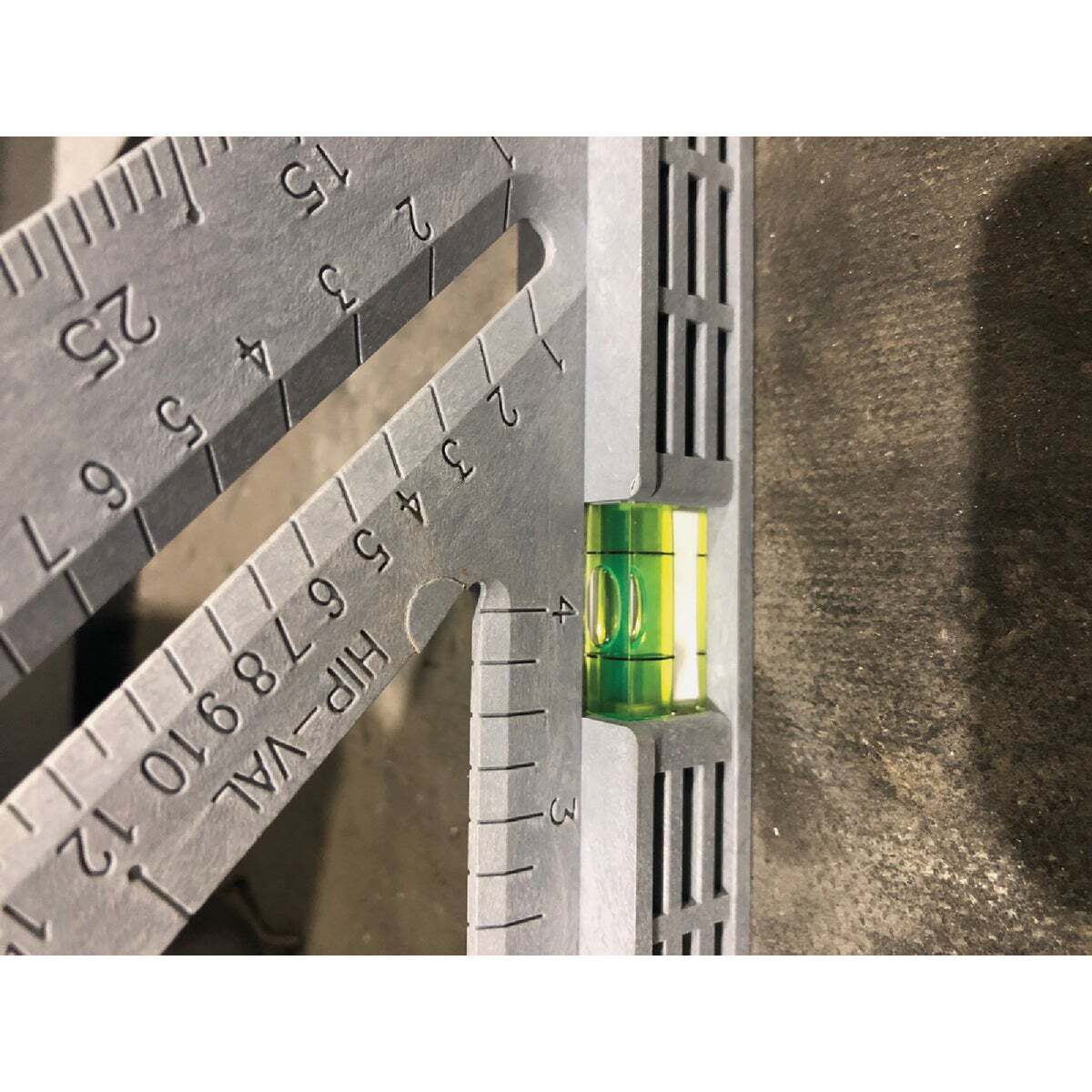 Swanson Speedlite 8 In. Plastic Rafter Square with Level TO111 Swanson ...