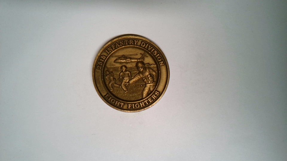 CHALLENGE COIN 25TH INFANTRY DIVISION LIGHT FIGHTERS PEARL HARBOR ...