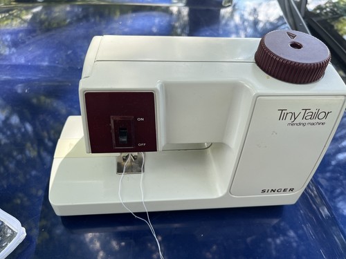 Singer Sewing Machine Tiny Tailor M100A Tested Crafting Vintage 80s ...