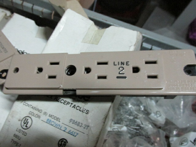 Box of 6 Steelcase Triplex Outlet Receptacles 98683 Brown 2 98683-2T ...
