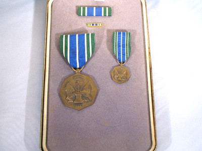 Army Acheivement (AAM) Presentation Set - Medal (Full & Mini) Ribbon ...