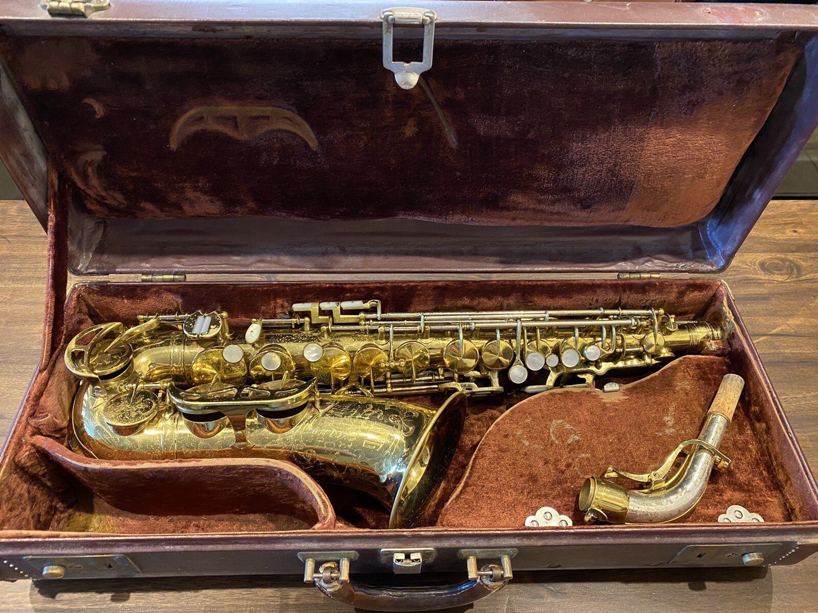 Broken Saxophone for sale | Only 2 left at -75%