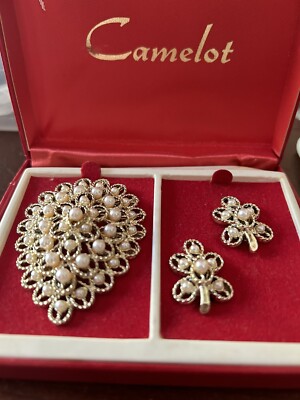 Vintage Camelot Collection Brooch and Clip on Earrings Pearl Set W/box ...