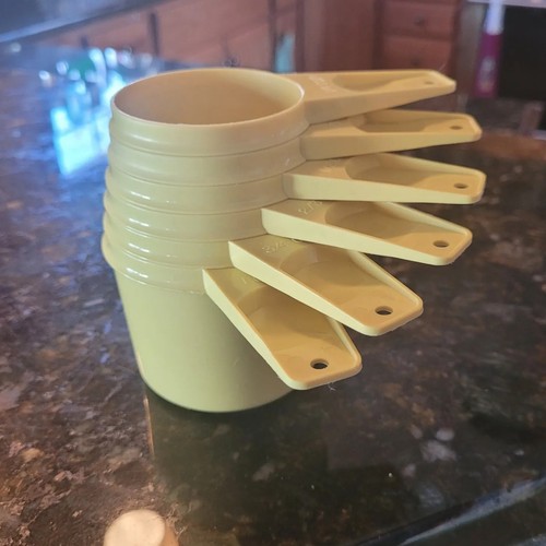 Vintage Set of 6 Tupperware Stacking Measuring Cups Pale Flat Yellow ...