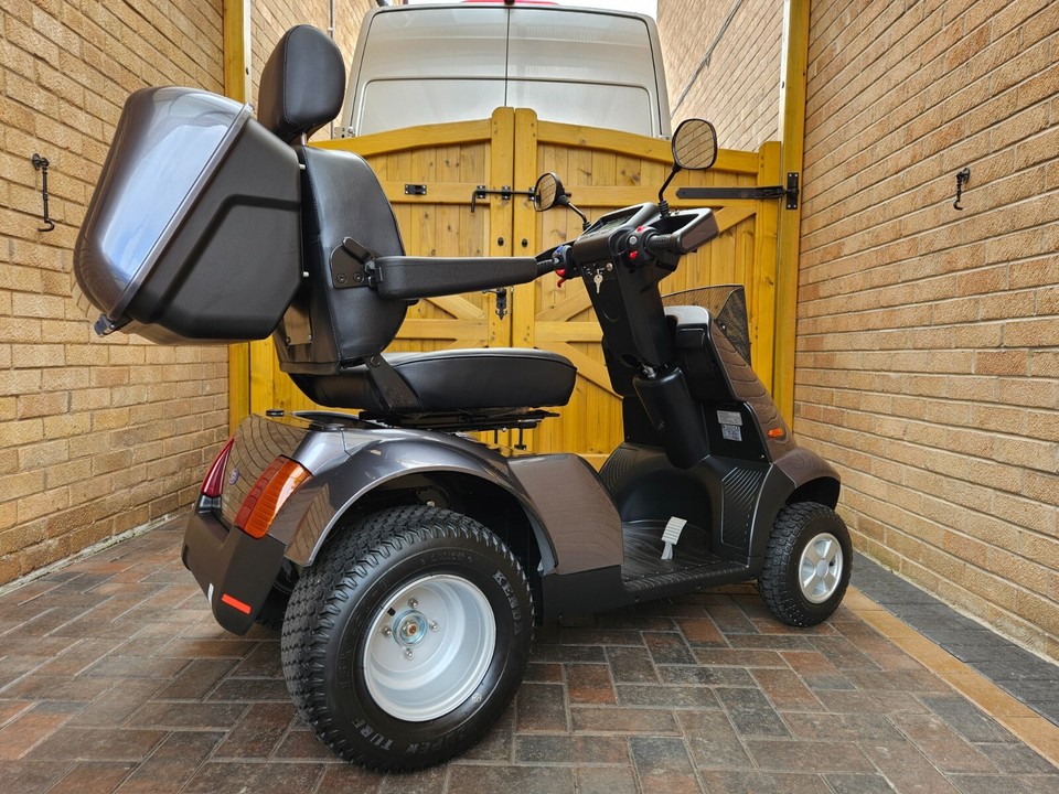 TGA BREEZE S4 GT MOBILITY SCOOTER WITH Foot Pedal Throttle Assembly ...