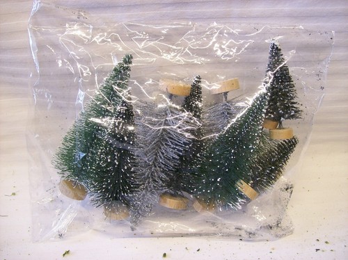 Lot of 12 - 2"-4" Snow Covered Evergreen Trees N,HO,O Scale, Model ...