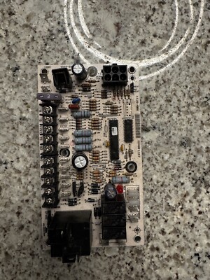 YORK SOURCE 1 S1-03109156000 1139-400 FAN/ELECTRIC HEAT CONTROL BOARD ...