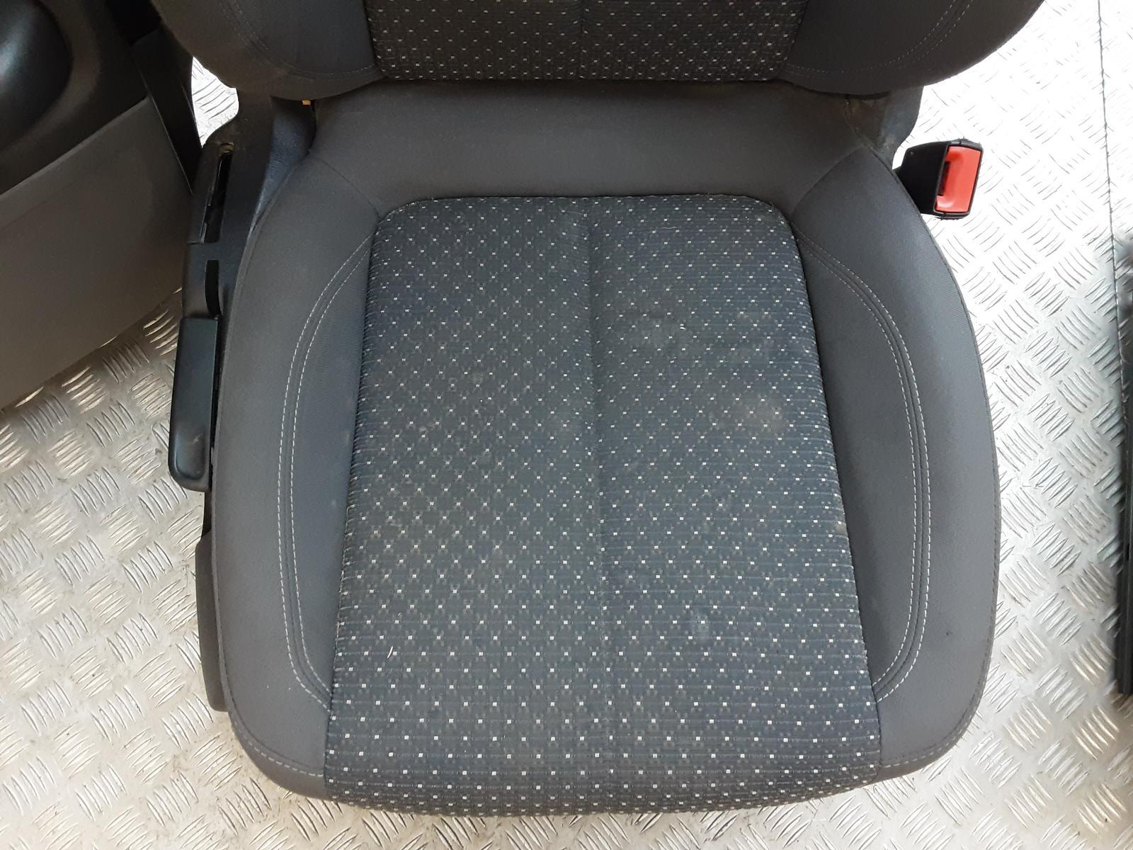 SEAT EXEO 2010 Saloon Cloth Complete Interior Set *See Images* | eBay UK