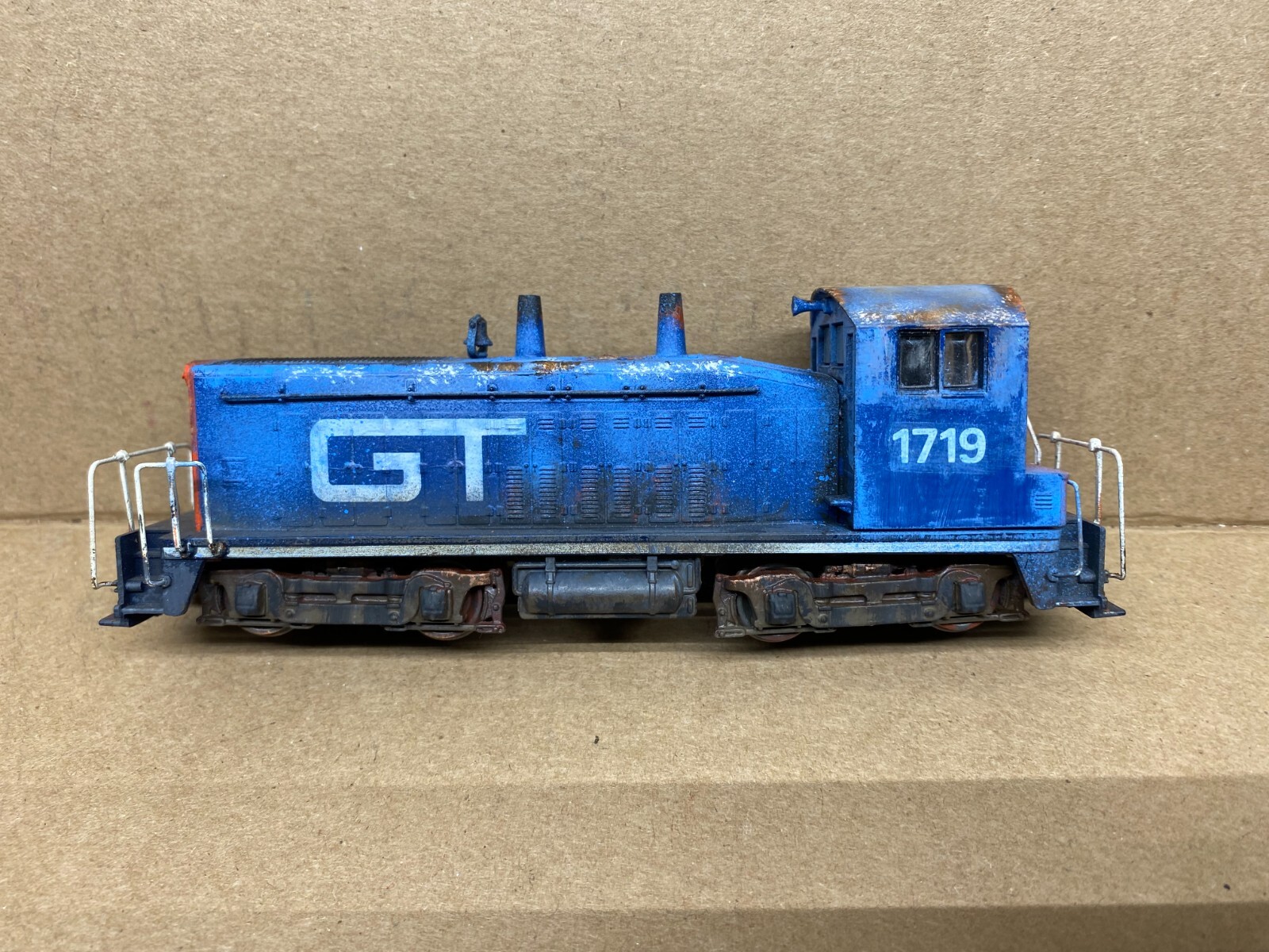 HO Scale Athearn GT Switcher Dummy Engine Custom Weathered | eBay