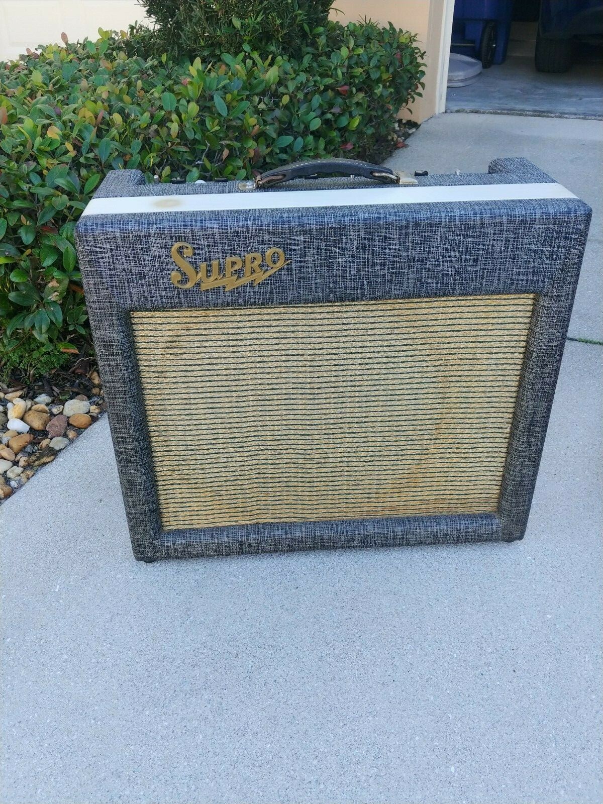 List of Supro Amplifiers >> Vintage Guitar and Bass