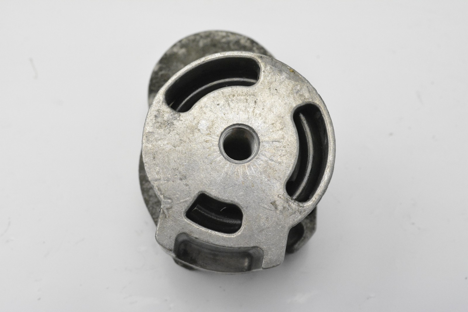 VW GOLF MK5 2003 2009 1.6FSI ENGINE AUXILLARY BELT TENSIONER PULLEY ...