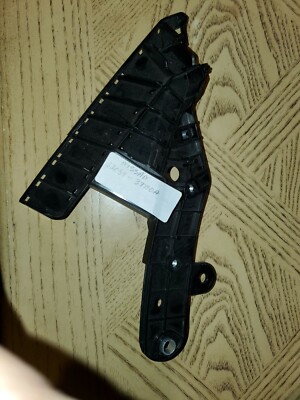 Genuine Nissan Altima Passenger Right Side Retainer 62058-3TA0A | eBay