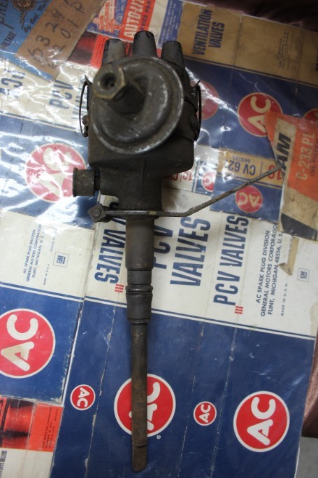 1946-49 OLDSMOBILE DISTRIBUTOR DELCO 111 0214 6 CYLINDER for parts or ...