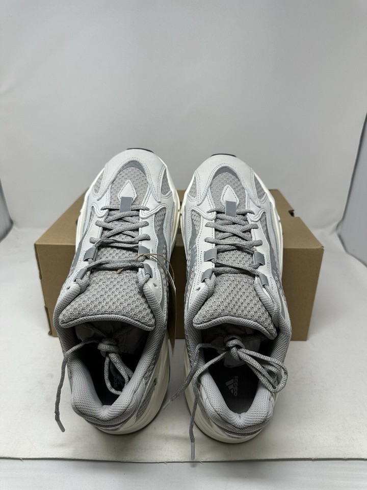 EF2829 - adidas Yeezy Boost 700 V2 Low Static New with damaged box Size ...