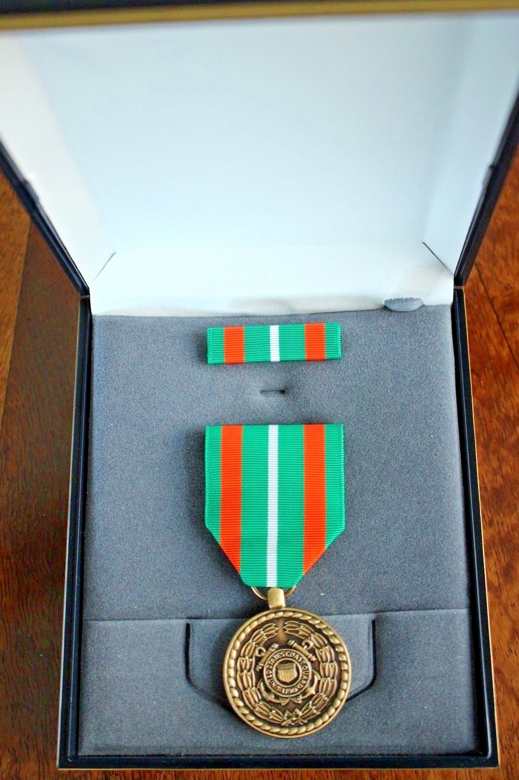 USCG COAST GUARD UNISSUED CASED USCG MILITARY ACHIEVEMENT MEDAL ...