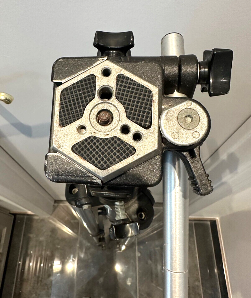 Manfrotto Bogen 3030/a Professional Tripod & 3063 Quick Release Head ...