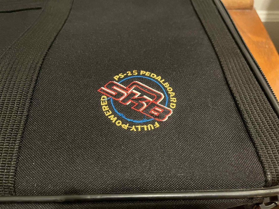 SKB PS-25 Powered Pedalboard w Soft Case Power Supply Effects Loops | eBay