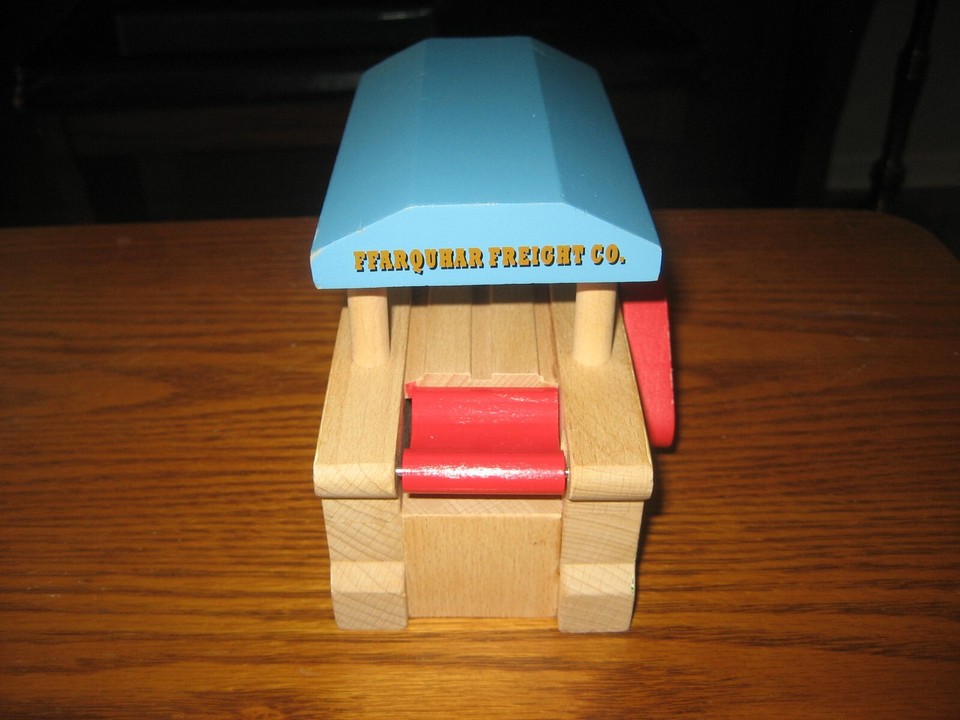 Thomas & Friends Wooden Railway - Ffarquhar Freight Co. - Barrel Loader ...