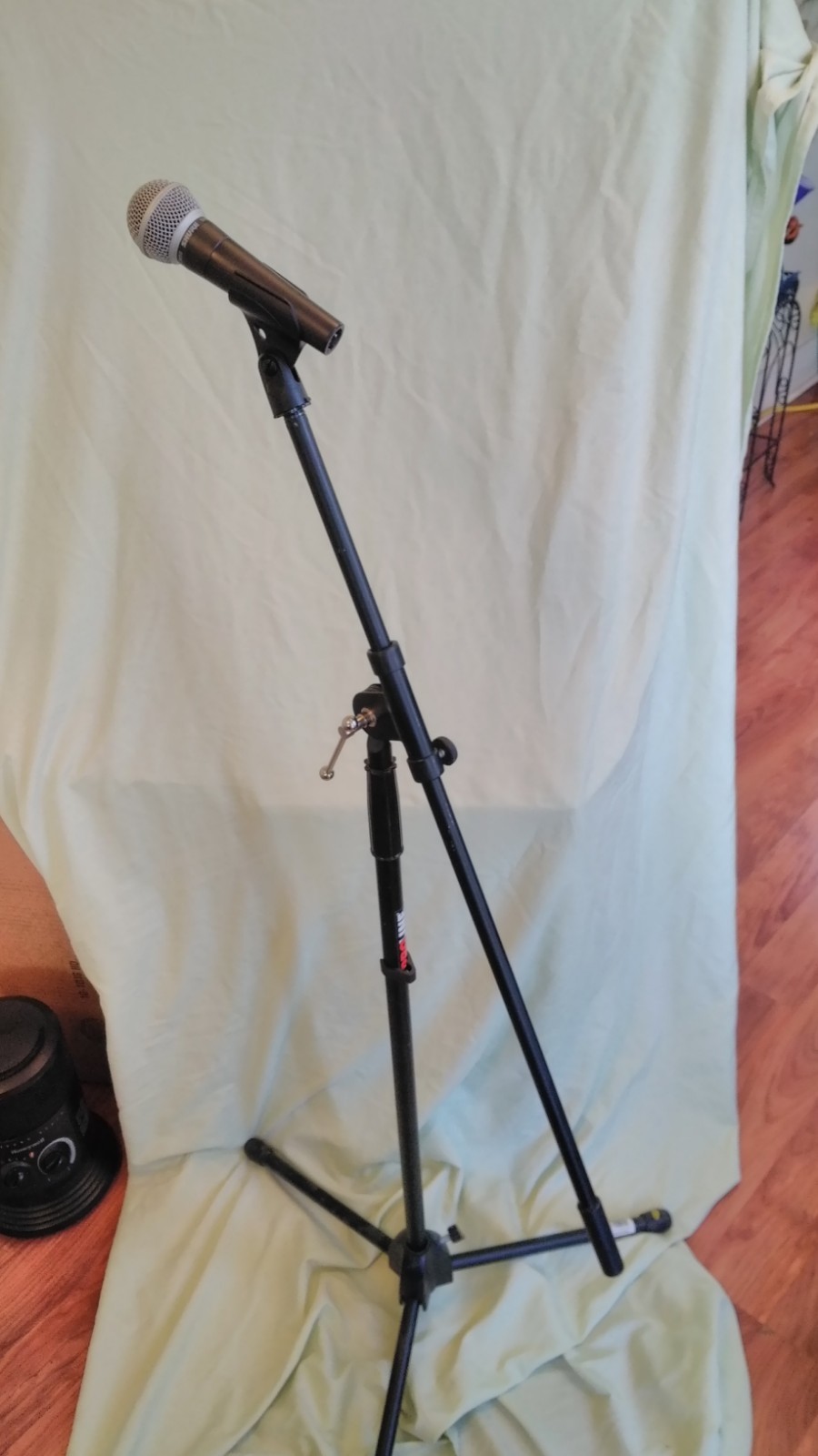 Shure Dynamic Cardiod SM58 Microphone w/ Proline MS220BK Boom Stand. | eBay