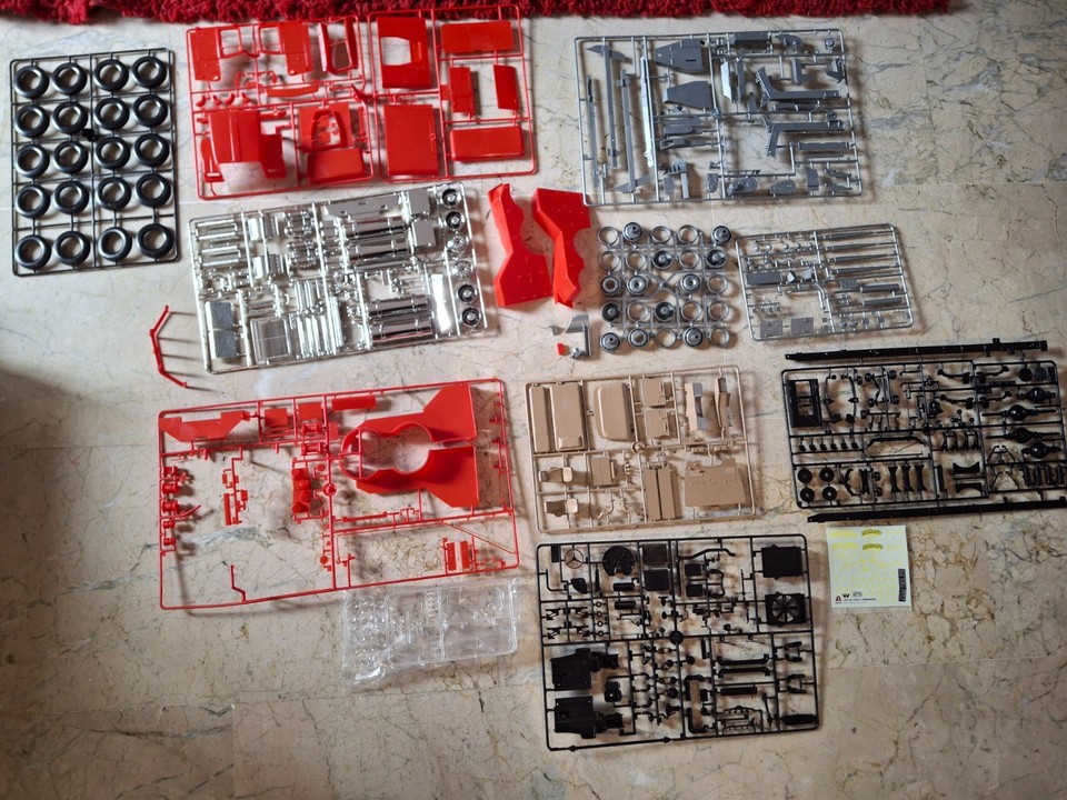 Kit camión americano Road Commander U.S. Wrecking Truck a 1/24 Italeri ...