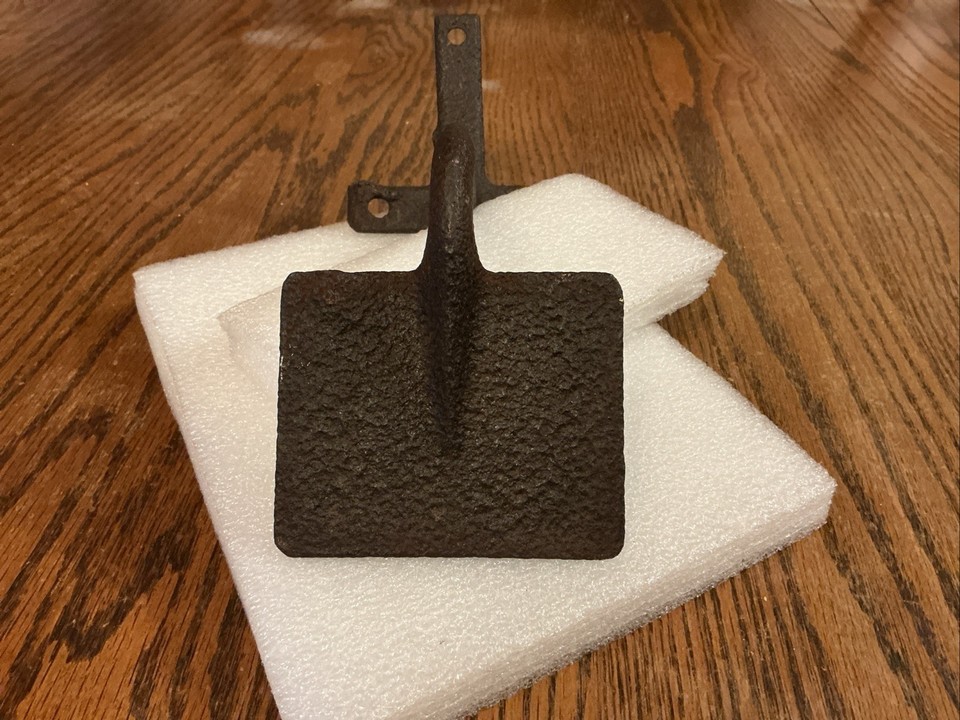 Unmarked Cast Iron Horse Drawn Buggy/Carriage Step,as found used cond ...