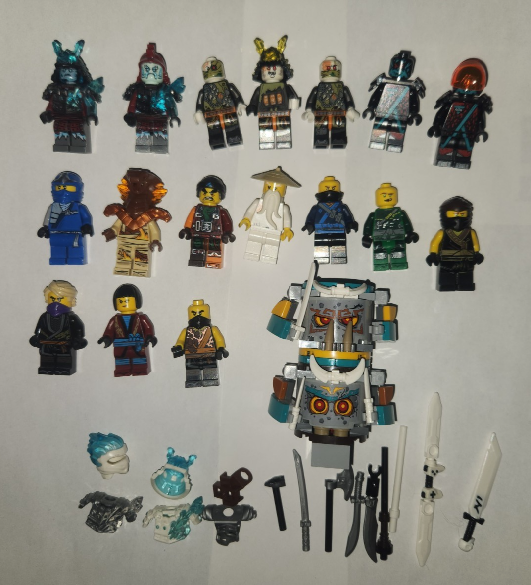 Lego NINJAGO 17 MINIFIGURE LOT ACCESSORIES SWORDS HELMETS ARMOR SNAKE ...