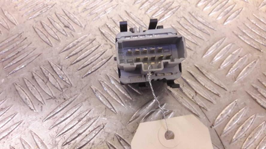 Interrupteur de leve vitre avant gauche RENAULT CLIO 3 PHASE 2 BREAK ...