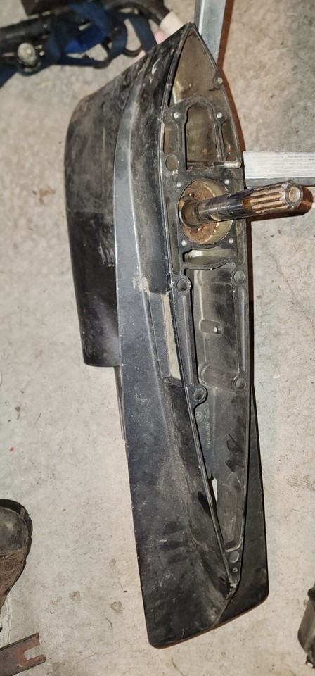 Force L-Drive Lower Unit Gear Case For Parts 85 90 120HP 1989 1990 1991 ...