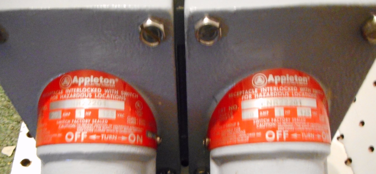 APPLETON ENR22201 RECEPTICAL INTERLOCKED WITH SWITCH FOR HAZARDOUS ...