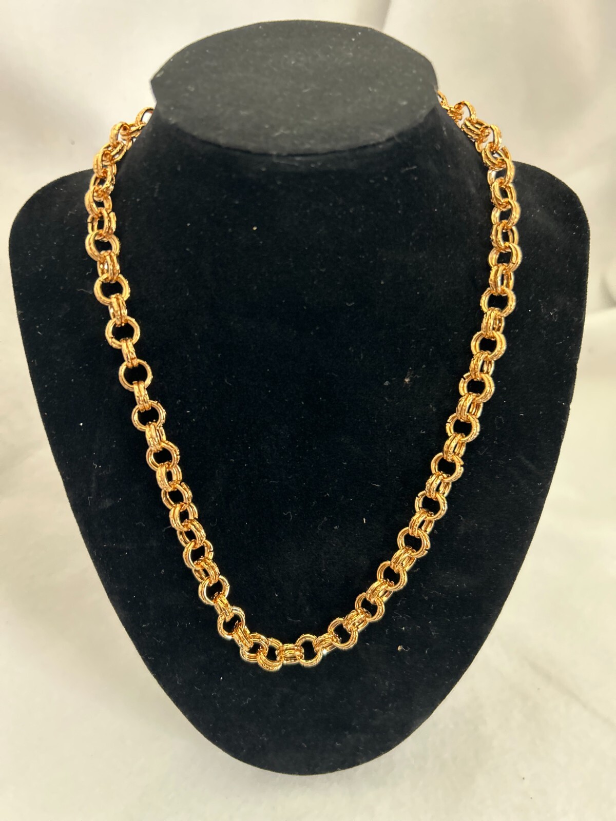 Scaasi Vintage 80's Gold Chain Loop Necklace - Gem
