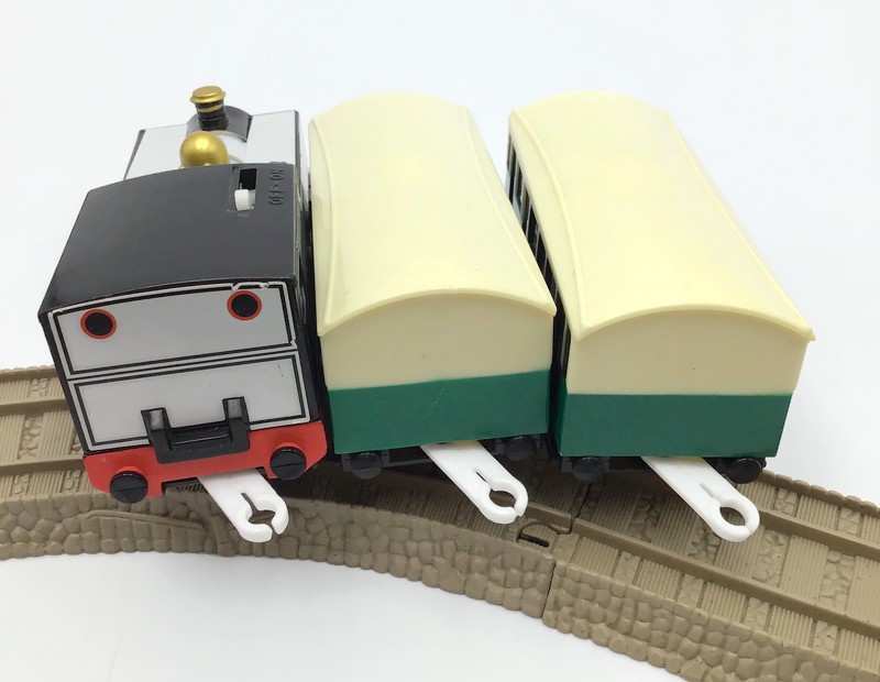 Trackmaster Thomas & Friends FEARLESS FREDDY 2 Coaches Motorized Train ...